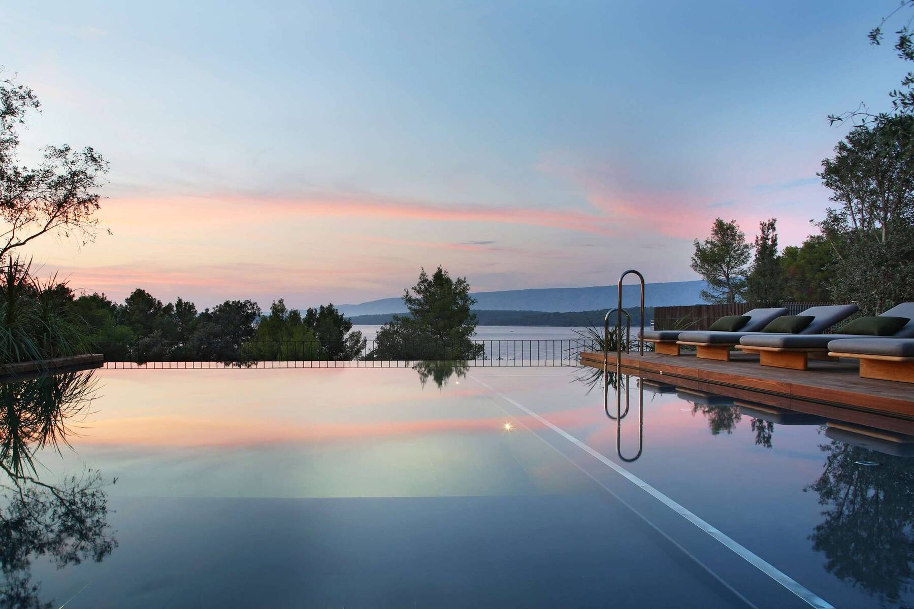 Book a Luxury Suite at Maslina Resort | ASMALLWORLD Collection