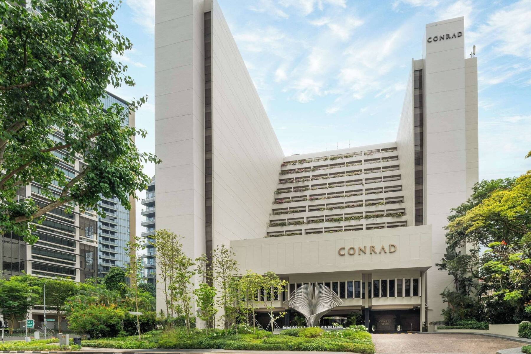Book a Luxury Suite at Conrad Singapore Orchard | ASMALLWORLD Collection